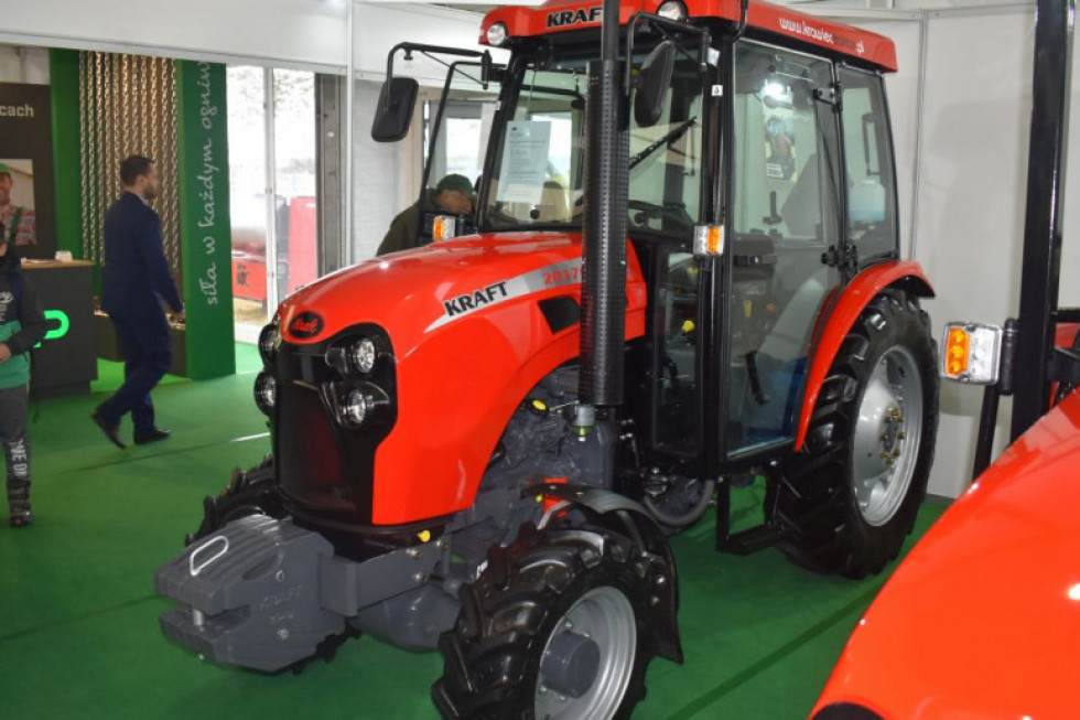 Nowy polski ciągnik sadowniczy na Agrotechu (wideo)